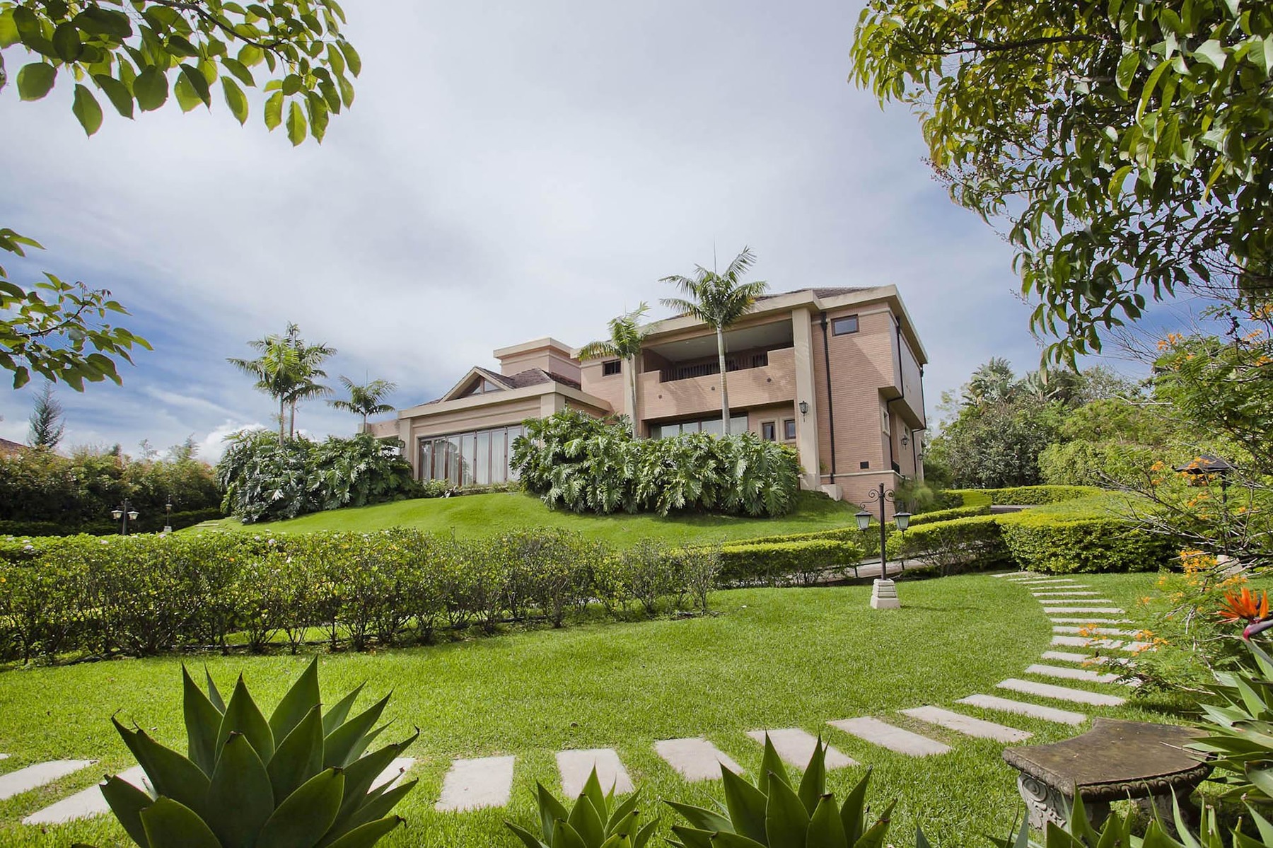 Monteran Classic Garden Estate, #C7, Monteran, Curridabat, Granadilla ...