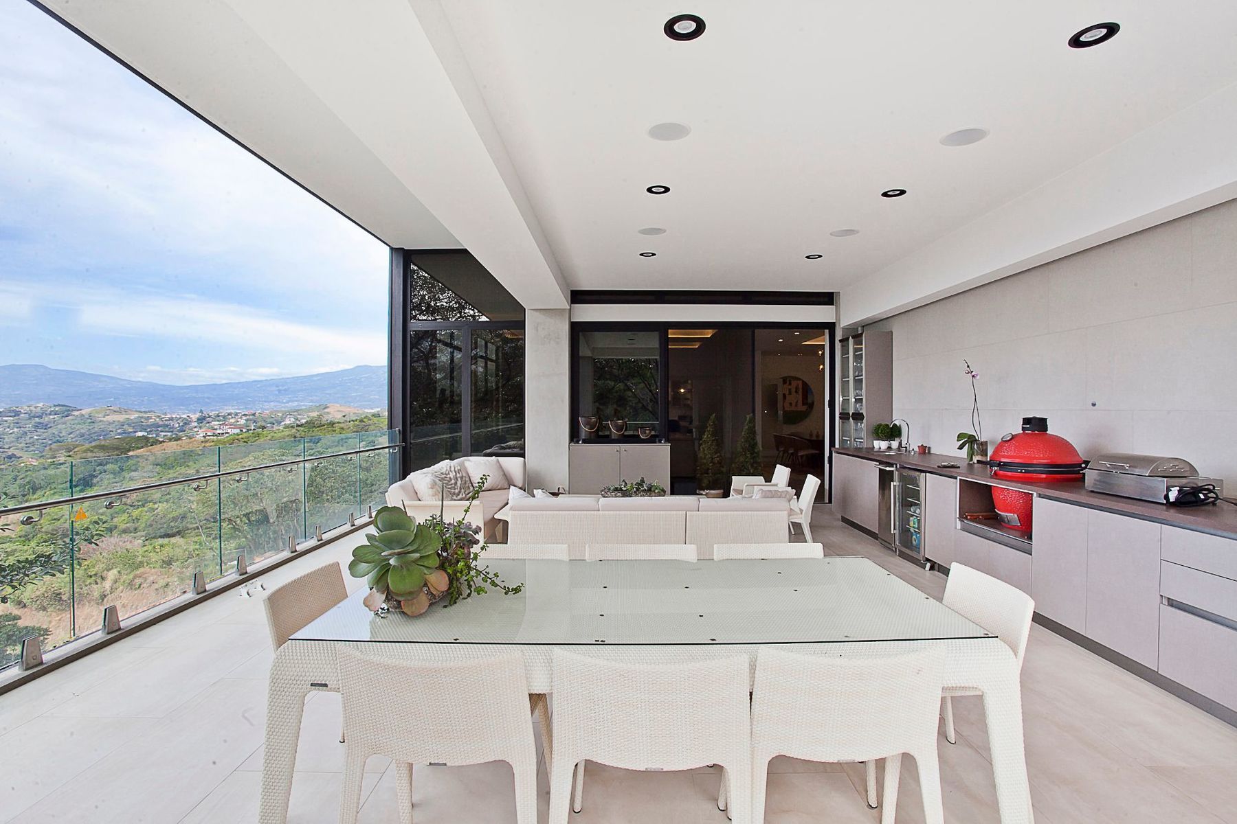 Solaris Timeless Designer Condo, Solaris, Santa Ana, Santa Ana, Santa ...