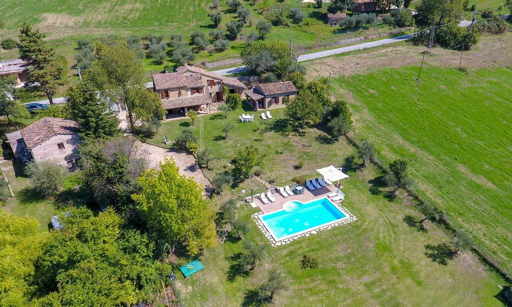 Italian Countryside Home Surrounded By The Sibillini Mountains In ...