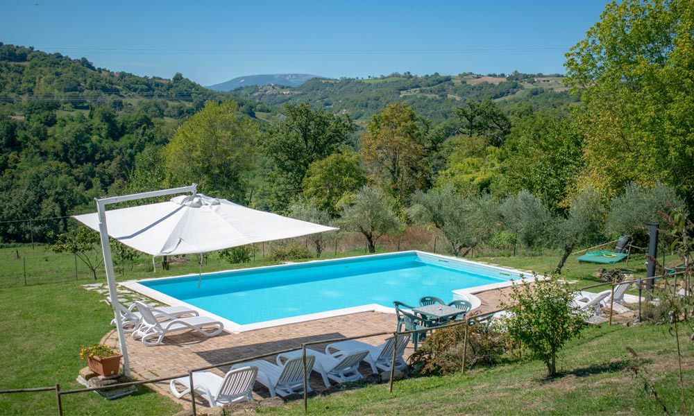 Italian Countryside Home Surrounded By The Sibillini Mountains In ...