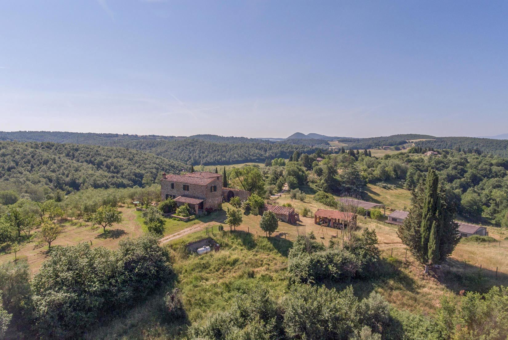 Travel Back In Time In This Classic Rustic Tuscan Farmhouse, Tuscany ...