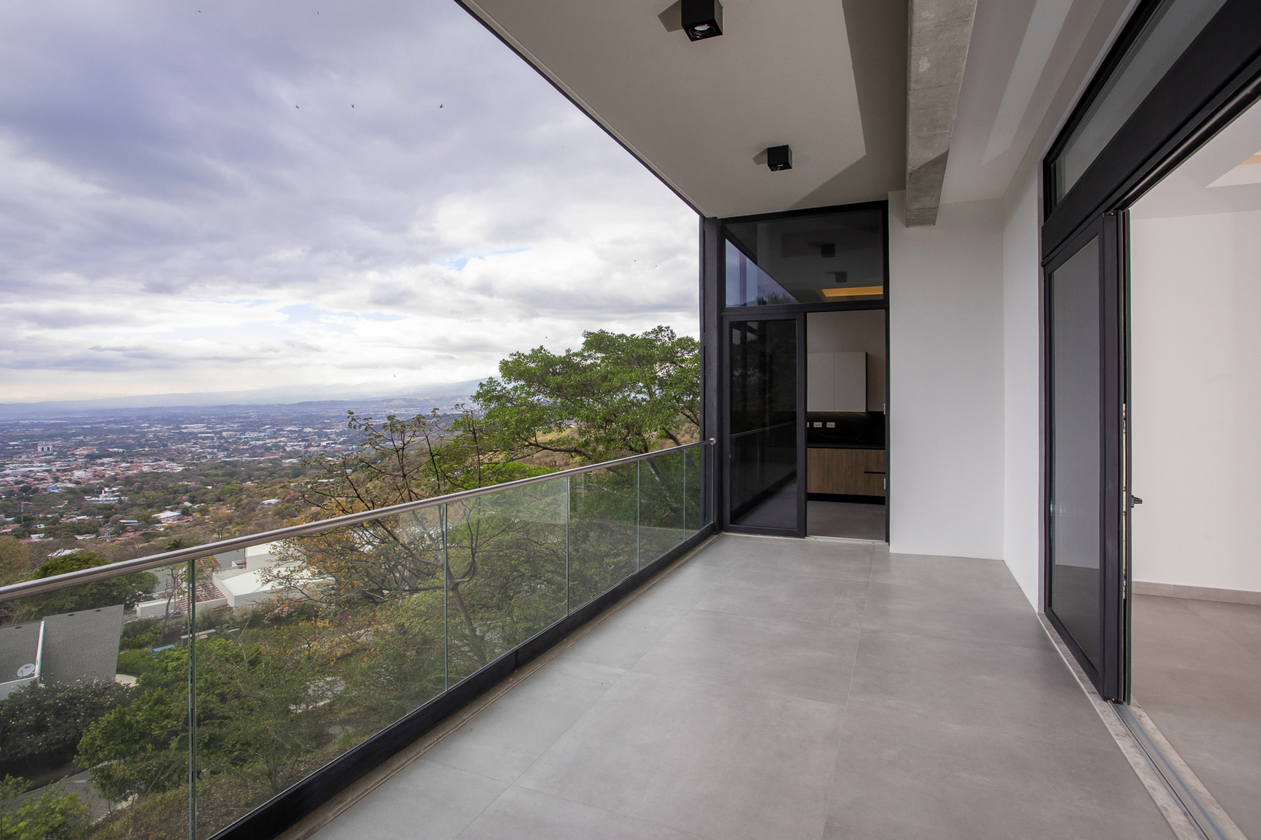 Experience Luxury Living, Solaris, Santa Ana, Santa Ana, Santa Ana, San ...